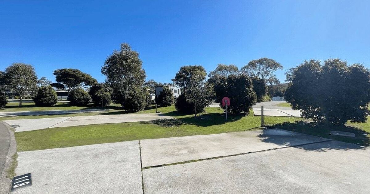 Fingal Bay Holiday Park | Powered Van Site