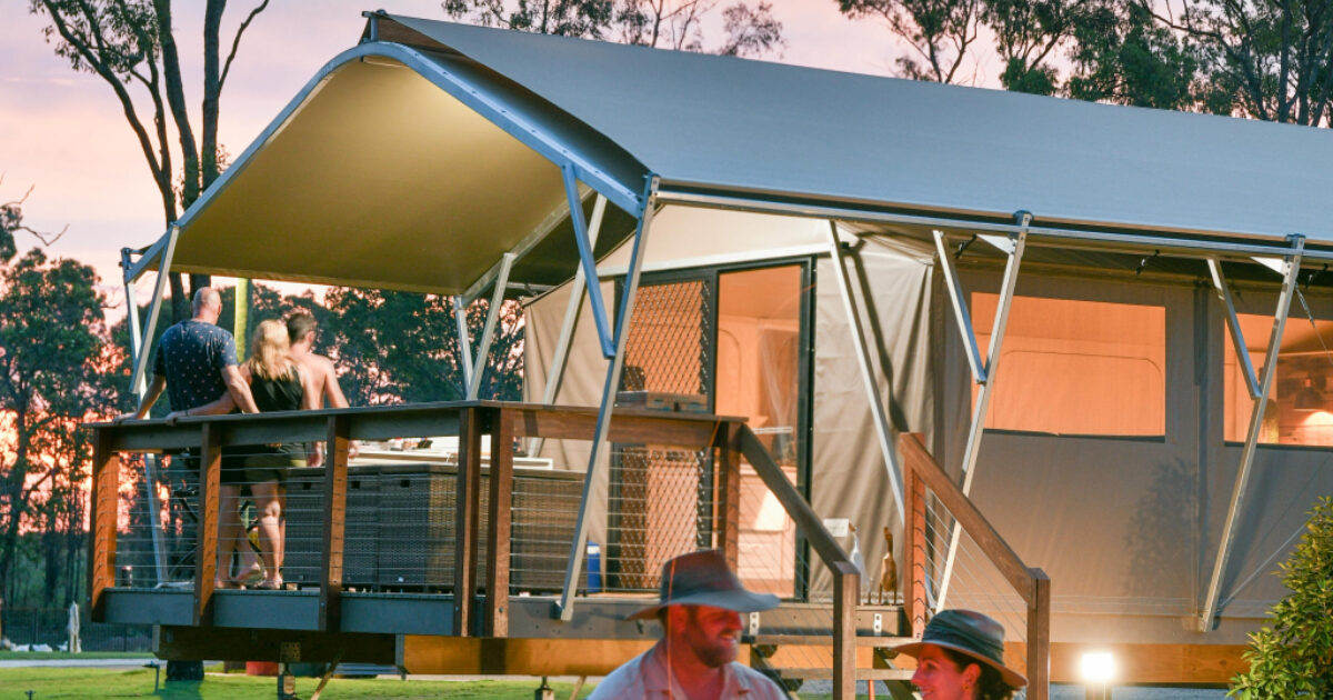 Splitters Farm | Deluxe 'Glamping' Safari Tent